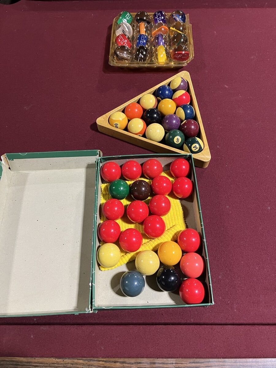 Pool Table with Snooker and Pool Balls – 12 Cues